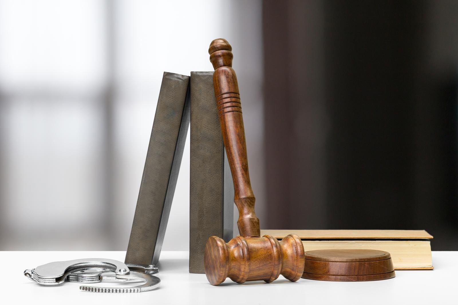 Κατάσχεση εις χείρας τρίτου - Law Support